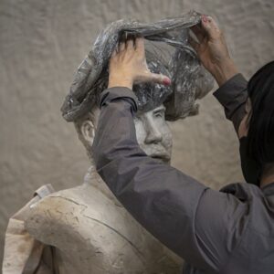 DEBORAH CASTILLO. DESAFIANDO AL COLOSO - Artishock Revista